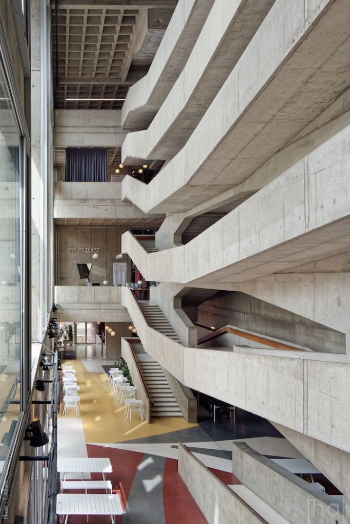 Le Centre National De La Danse De Pantin De L Architecte Jacques Kalisz