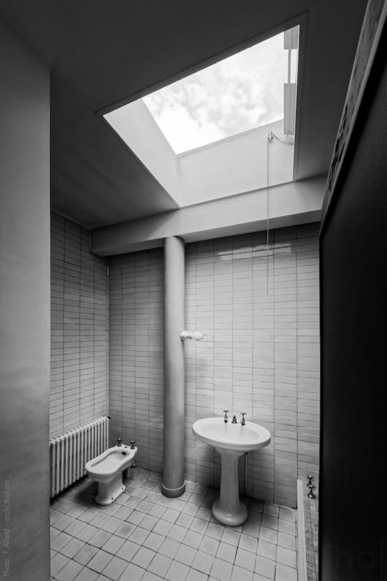 Architectural promenade at the Villa Savoye by Le Corbusier architect
