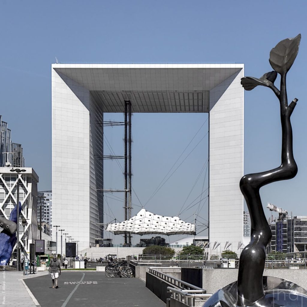 The Architect's Arch in Paris la Défense, France - Architecture ...